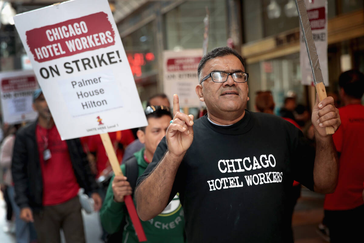 Thousands of Chicago Workers Are Out On the First Citywide Hotel Strike ...
